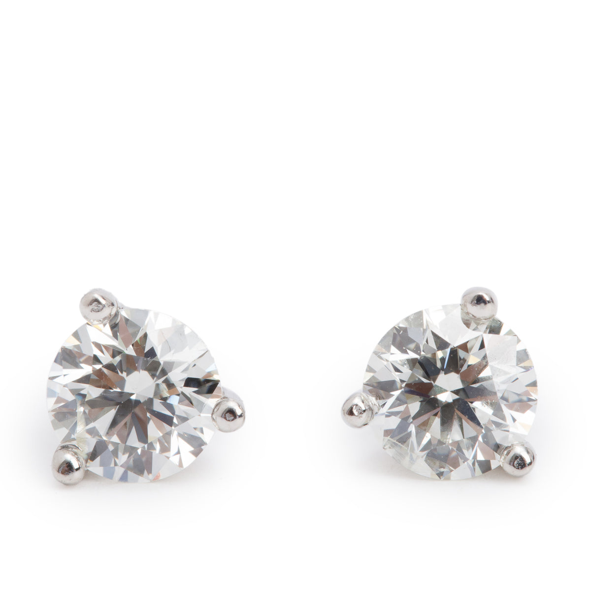 14k White Gold 1.05 tcw. Diamond Stud Earrings – OLIVER'S