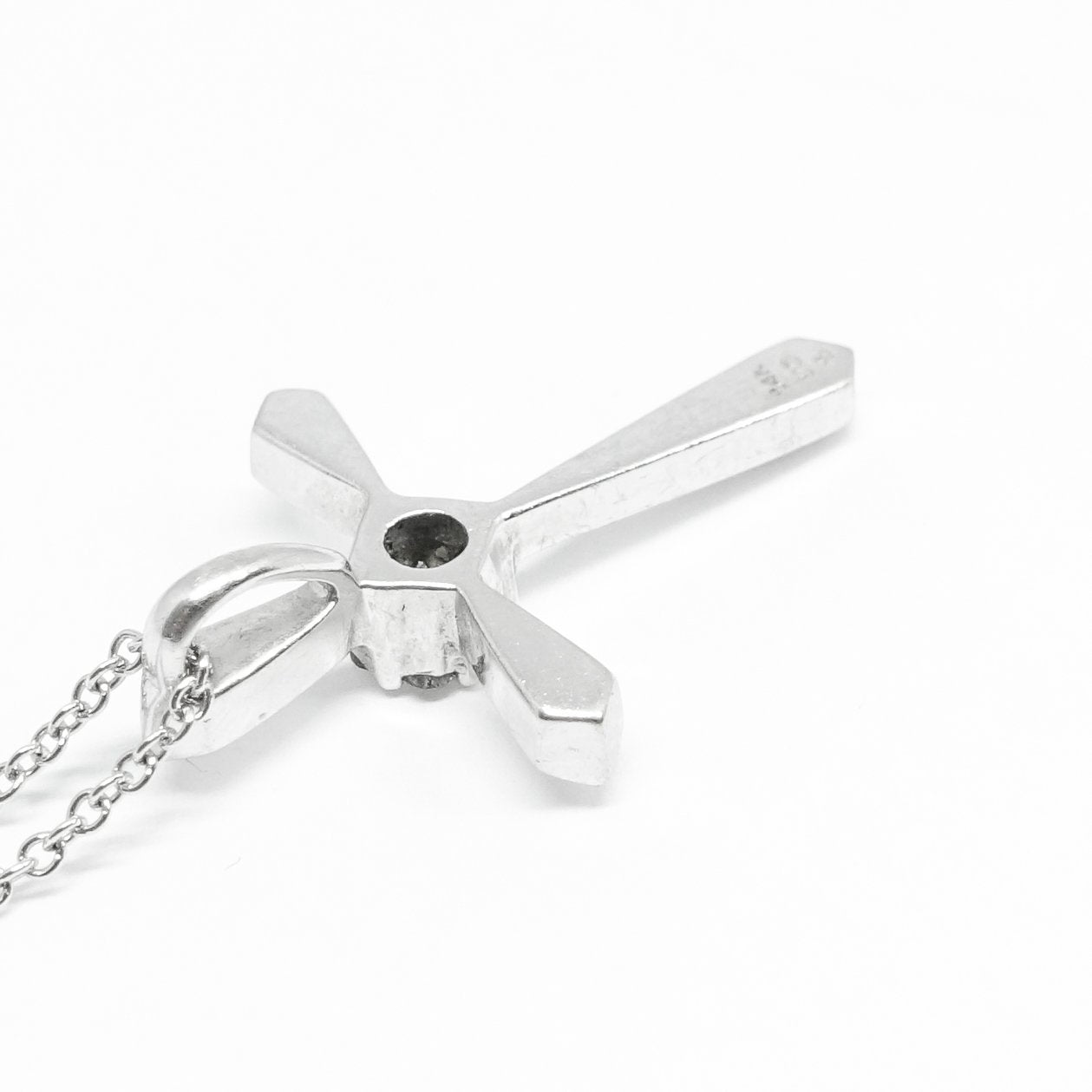 EFFY Diamond Cross Pendant Necklace – OLIVER'S