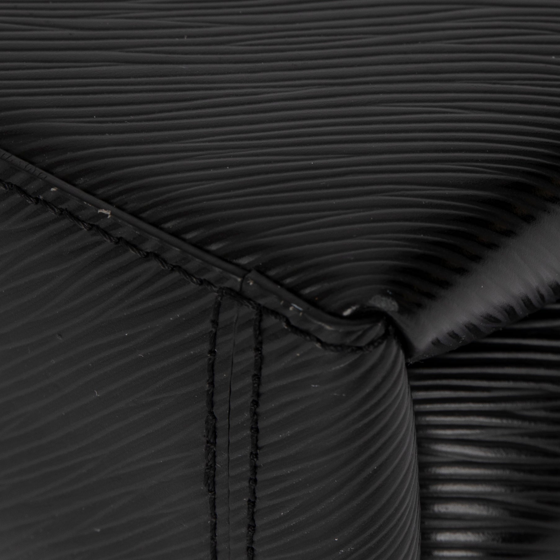 Louis Vuitton Epi Leather Locky BB – OLIVER'S