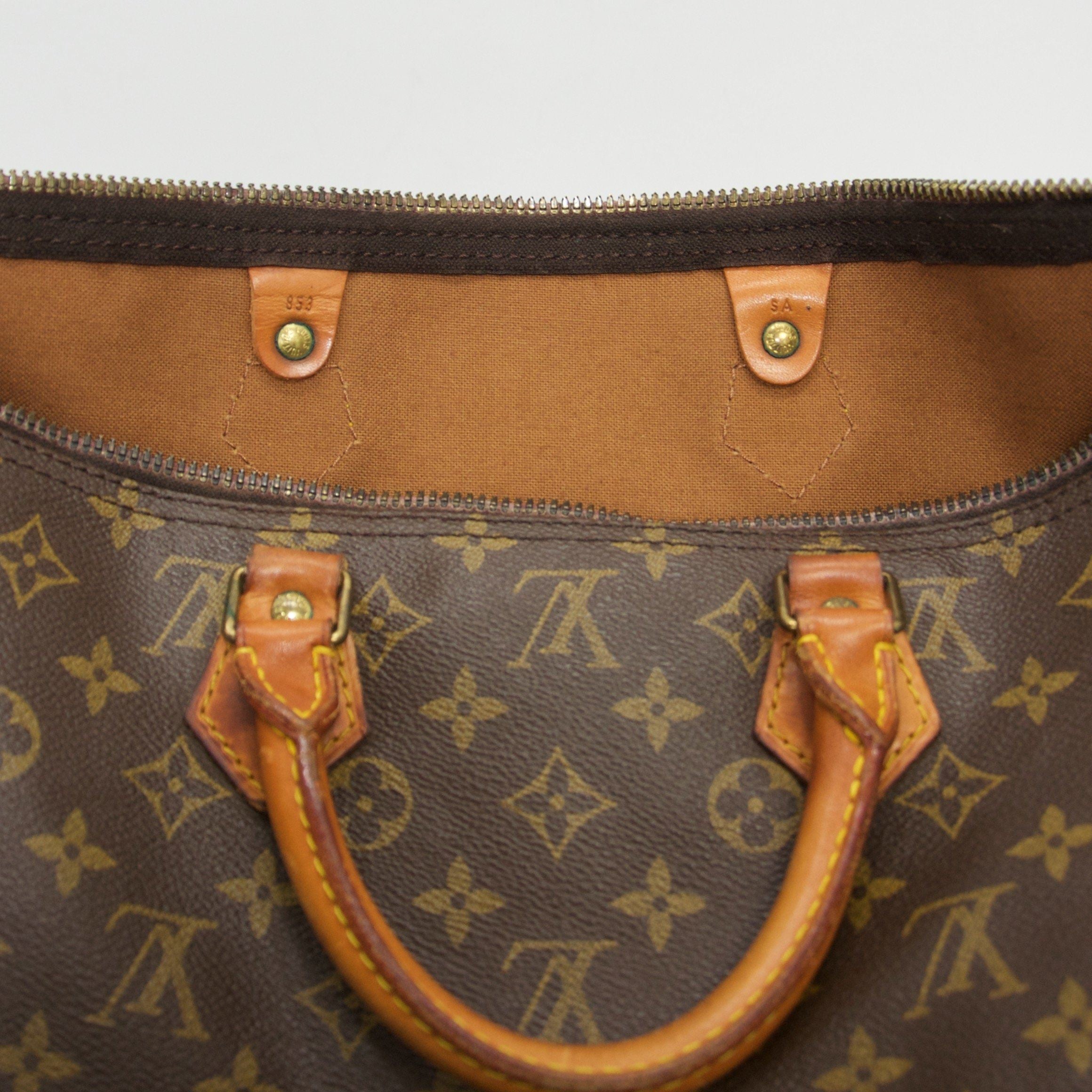 Louis Vuitton Monogram Speedy 40 – OLIVER'S