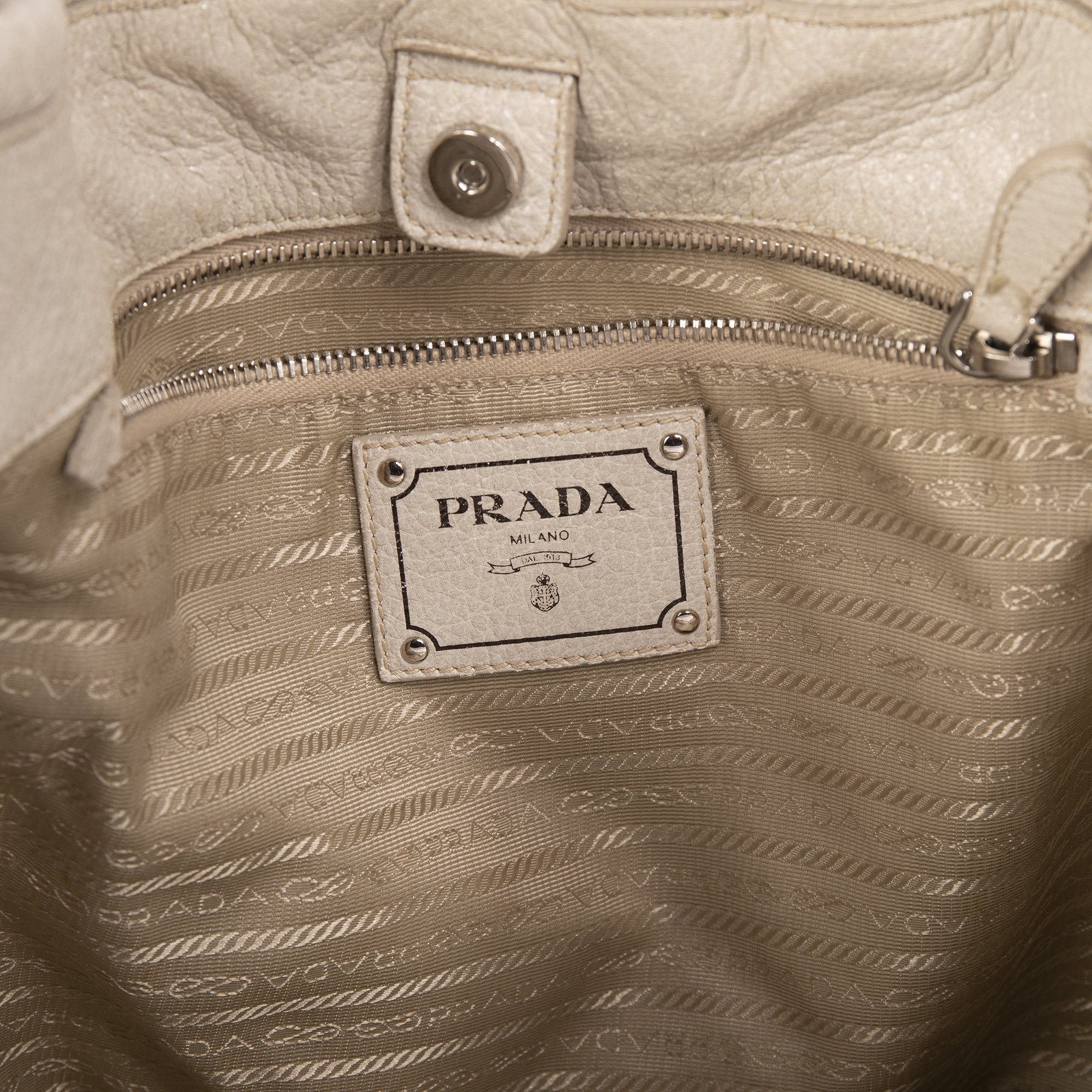 Prada Cervo Lux Chain Hobo – OLIVER'S