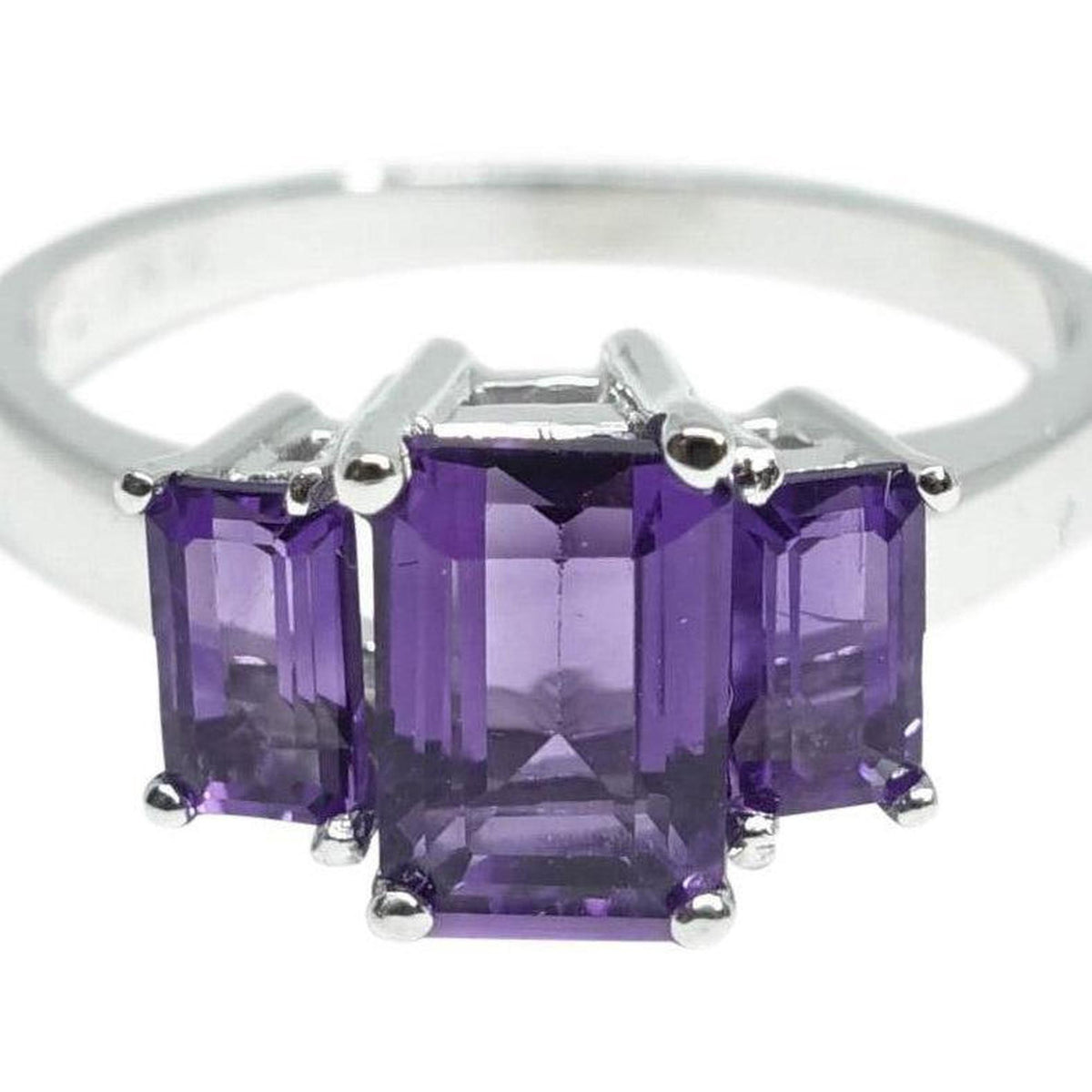 Three Stone Amethyst Ring – Oliver Jewellery