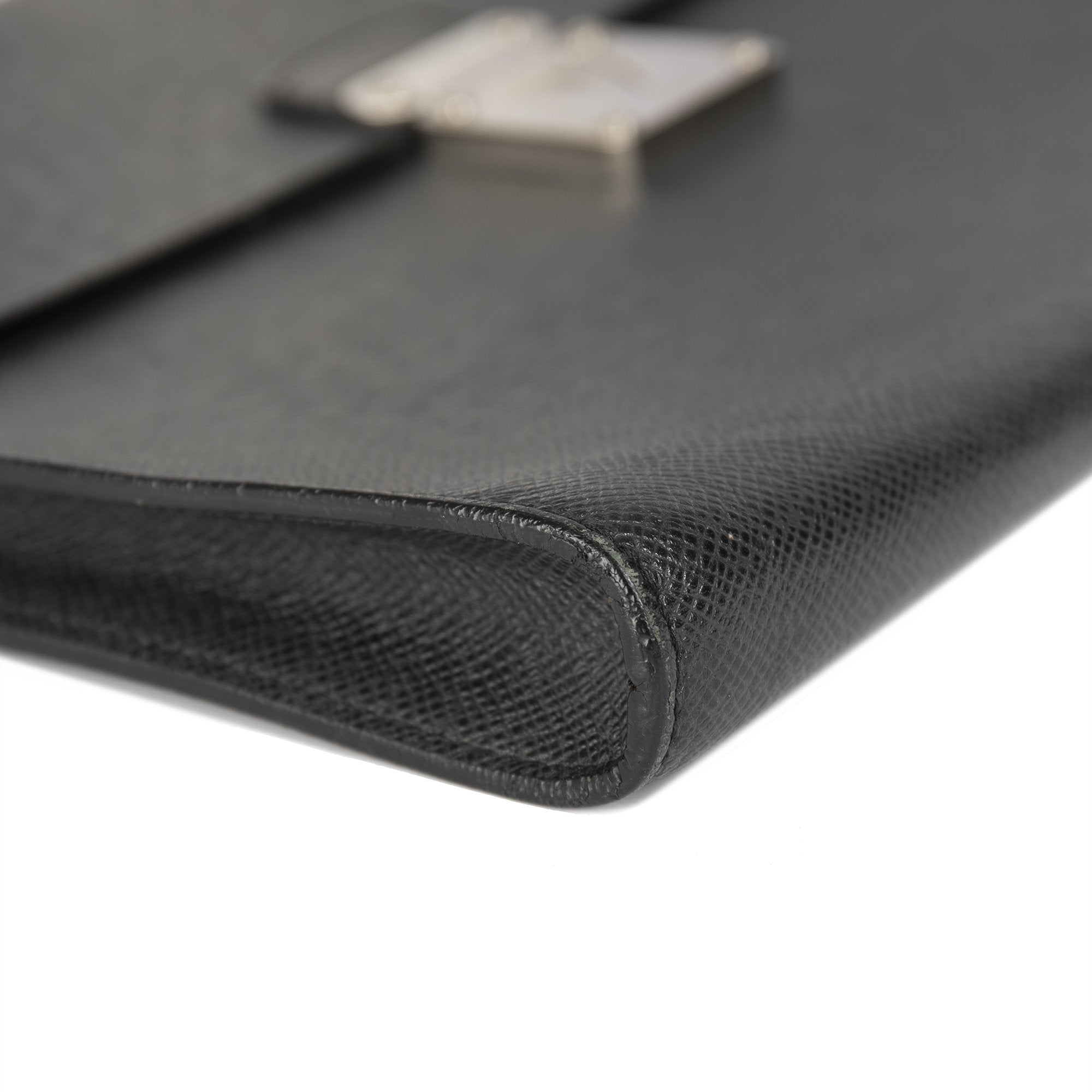 Louis Vuitton Taiga Porte-Documents Minuto – Oliver Jewellery